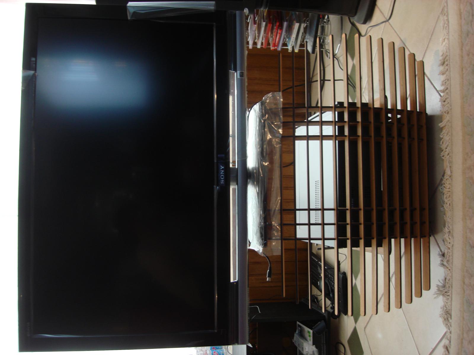 Laser cut bamboo TV stand – Madox.NET